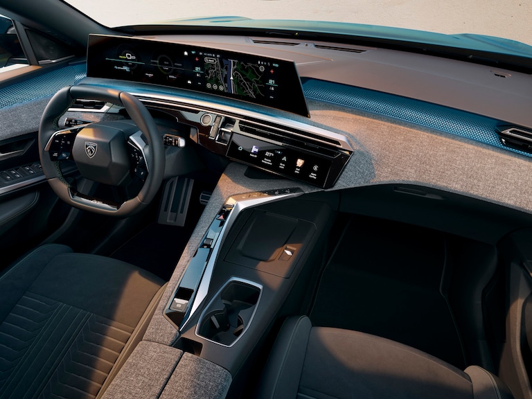 NOUVEAU PEUGEOT PANORAMIC i-COCKPIT®