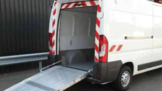 Utilitaires Peugeot pour artisans du BTP et jardiniers paysagistes