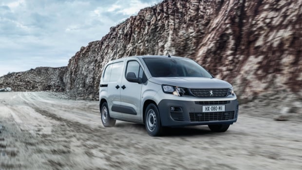 Utilitaires Peugeot pour artisans du BTP et jardiniers paysagistes
