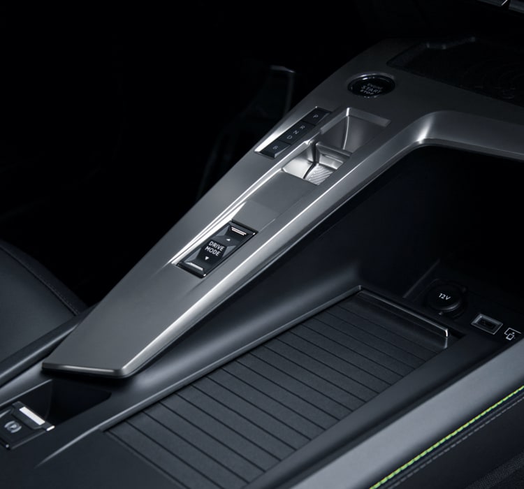 PEUGEOT I-COCKPIT® : POSTE DE CONDUITE INNOVANT PEUGEOT I-COCKPIT® : POSTE DE CONDUITE INNOVANT