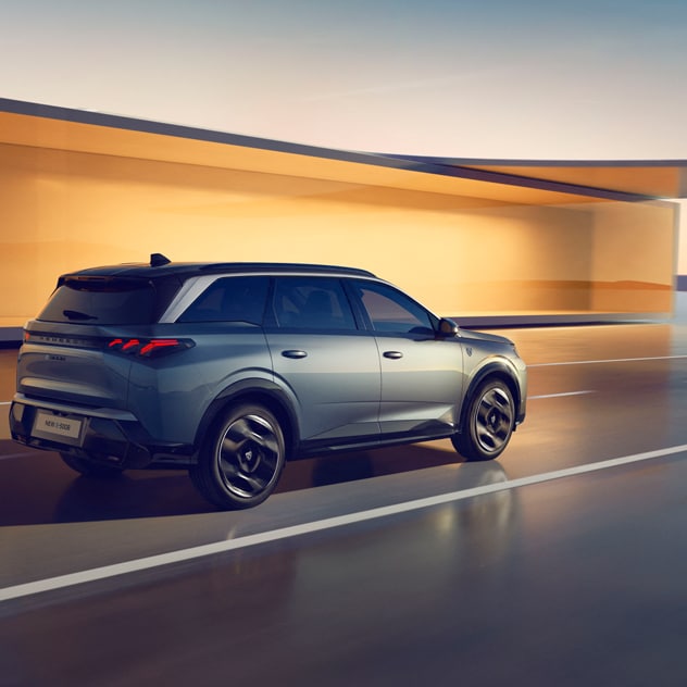 Nouveau Peugeot E-5008 100% électrique | Grand SUV 7 places