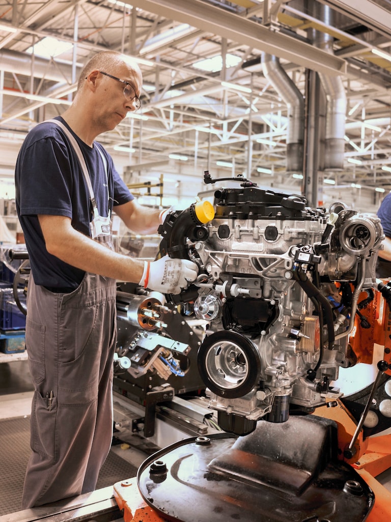 Nouveau moteur essence PEUGEOT Turbo 100